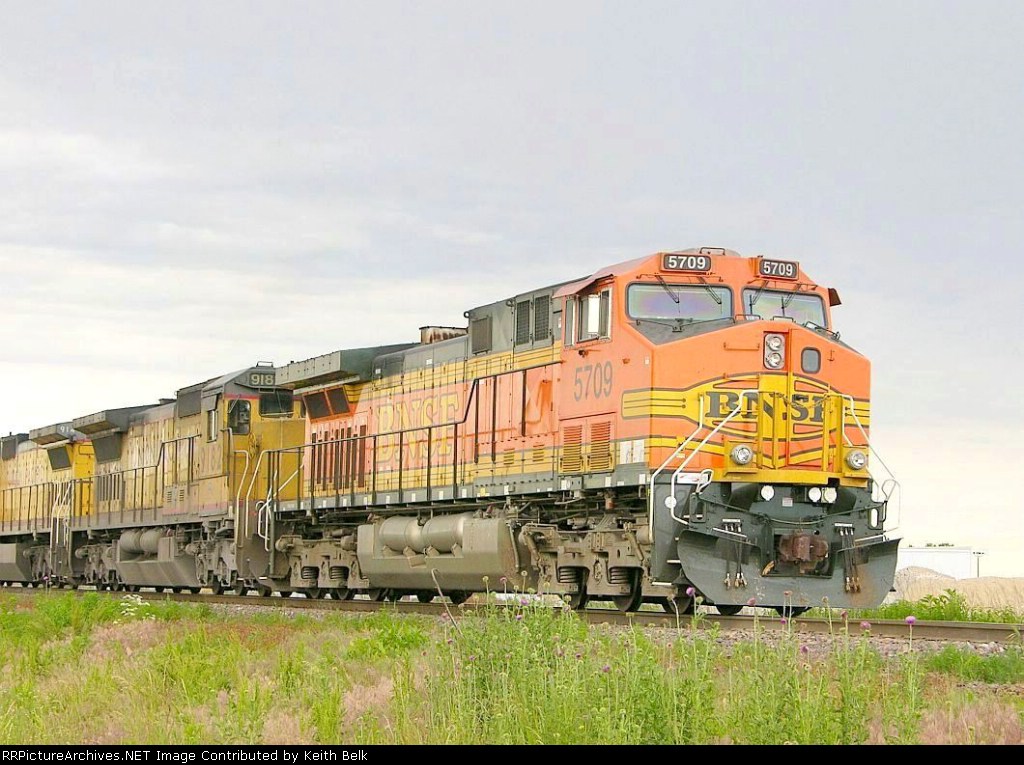 BNSF 5709